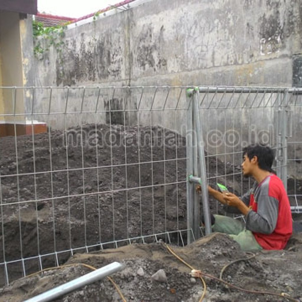 Pemasangan Pintu Pagar BRC Caturtunggal Depok Sleman - Madaniah™