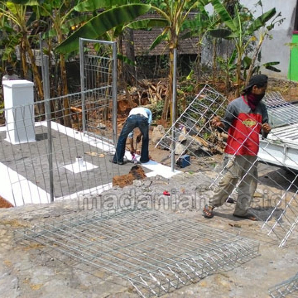 Pemasangan Pintu Pagar BRC Dlingo Bantul - Madaniah™