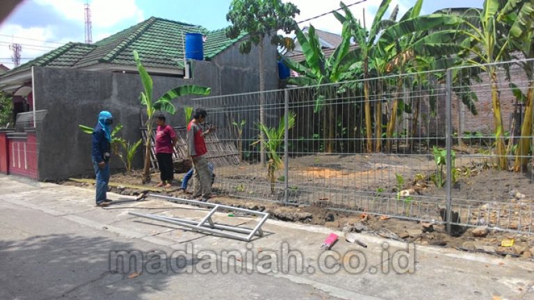 Pemasangan Pintu Pagar BRC Purbayan Kotagede Yogyakarta